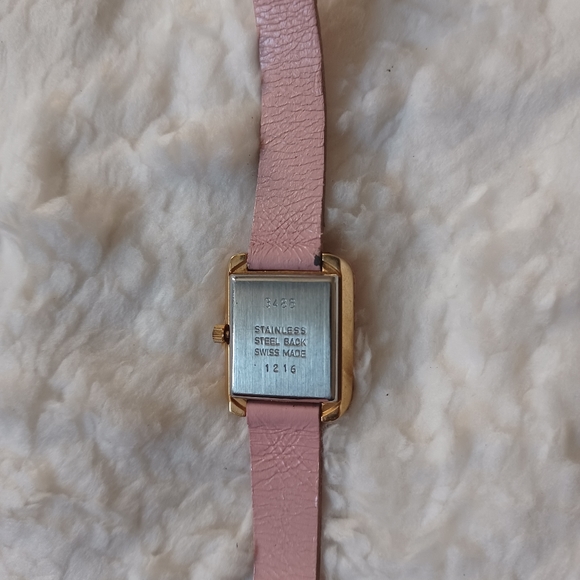 itraco | Accessories | Itraco Quartz Watch Vintage Pink Leather Band ...